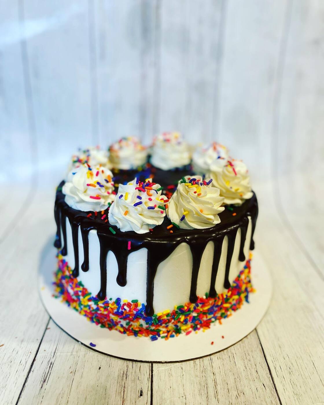 Cakes | Lisa's Sweet Shoppe LLC